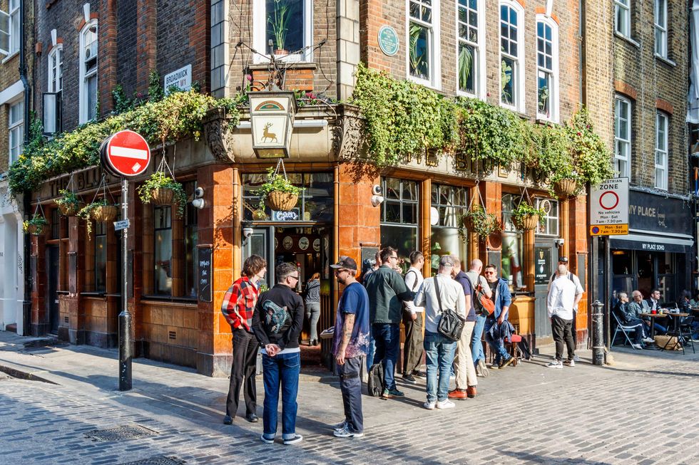 Pub campaigner warns £15 pint prices could spark thousands of closures ...