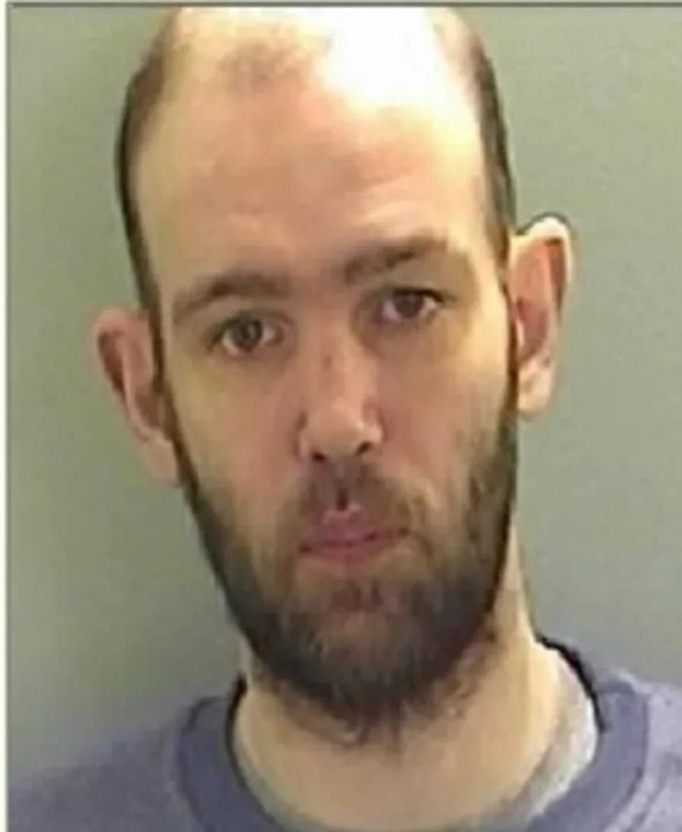 Sex offender on run as Met police launches urgent public appeal