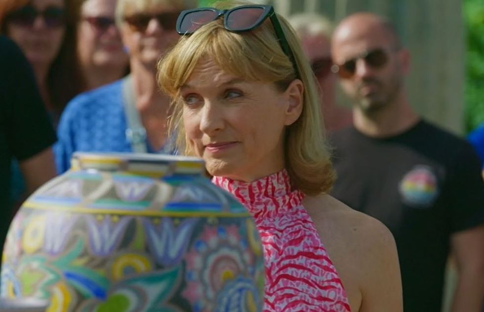 Nicky Illis dead: Fiona Bruce leads tributes as 'irreplaceable' BBC ...