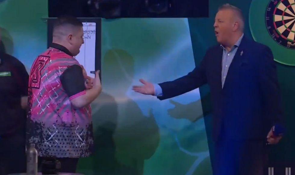 World Darts Championship announcer makes embarrassing gaffe with player ...