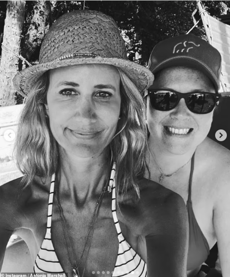 Prince Andrews Ex Lady Victoria Hervey Holidays With Sarah Fergusons Assistant