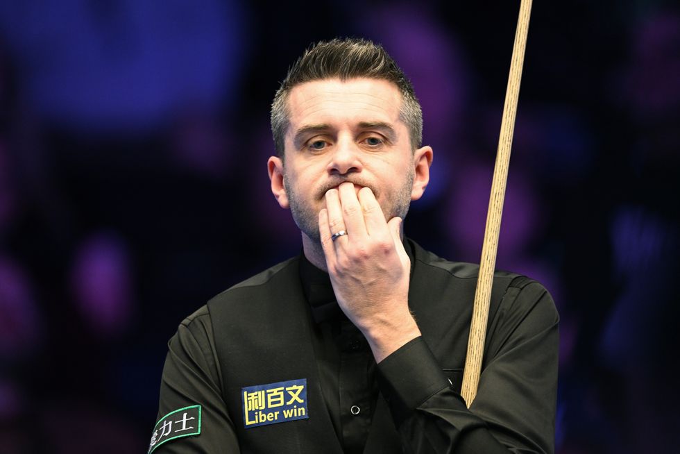 Snooker star fires off 'brain-dead' rant at Masters after swinging cue ...