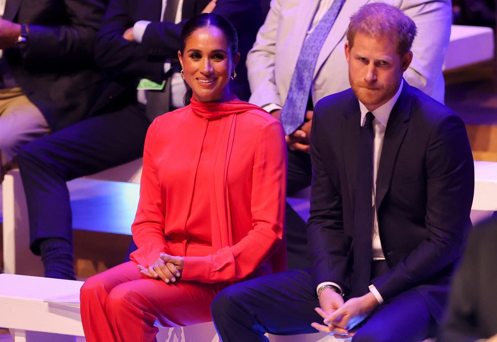 Meghan Markle and Prince Harry are 'struggling with not being royalty ...