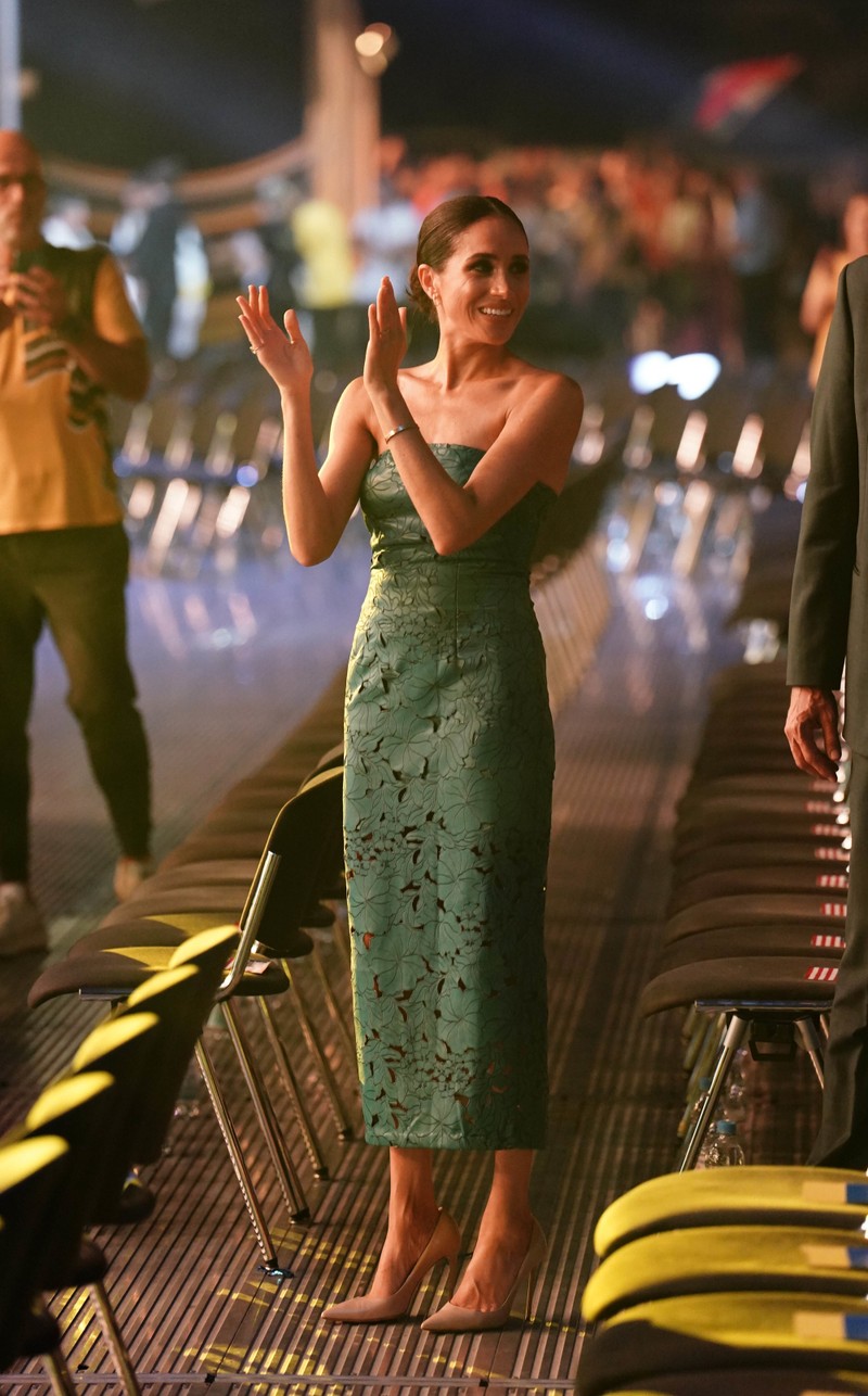 Meghan Markle Suits S02e16 Suits Creator Addressed Possibility Of