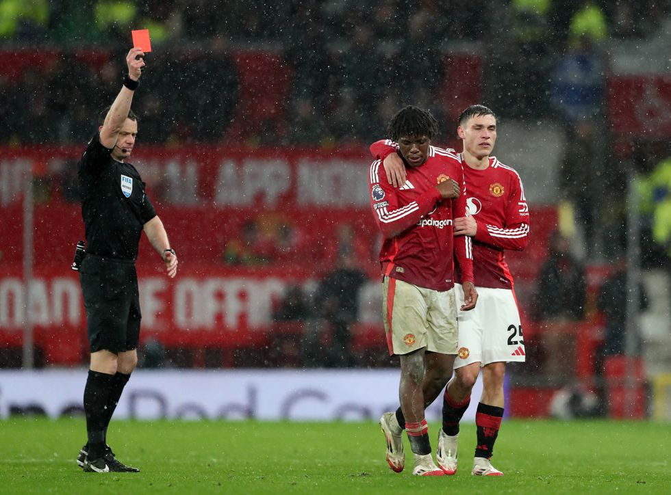 Patrick Dorgu suffers nightmare half as Man Utd star sent off and gives early howler vs Ipswich