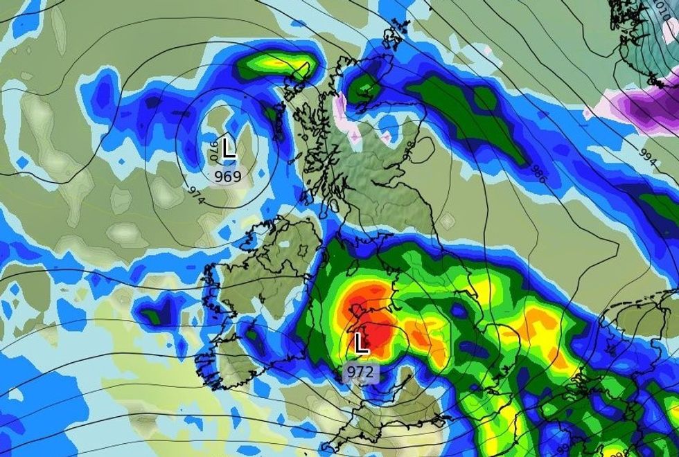 Met Office Weather Warnings Upgraded 70mph Winds To Strike As Storm