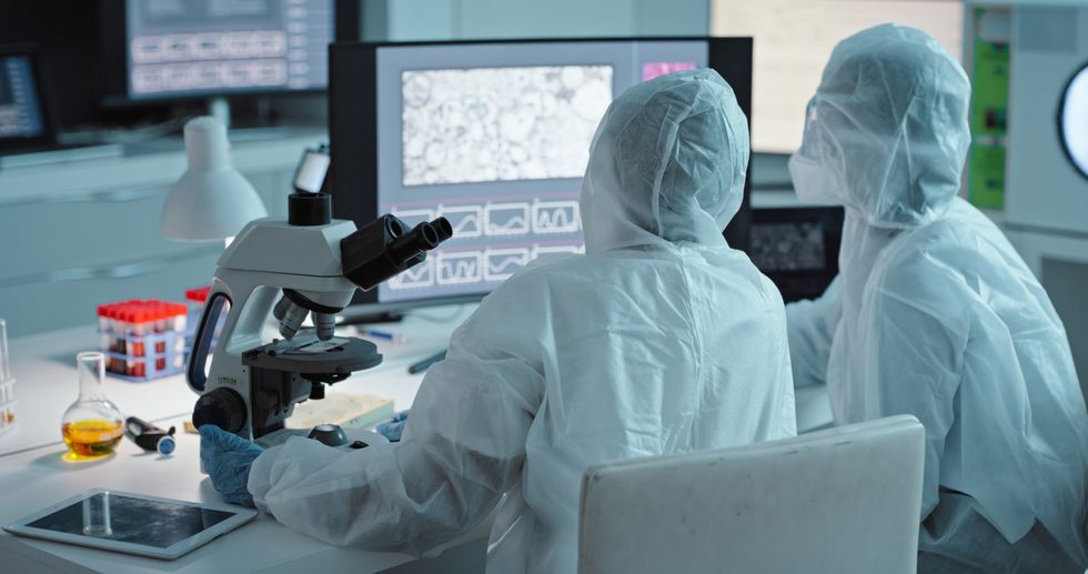 Covid: Chinese scientists ‘create’ MUTANT strain that attacks brain and ...