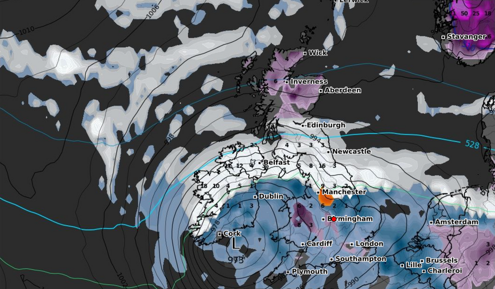 Heavy snow warning EXTENDED: Met Office issues weather alert after update to Arctic blast's path